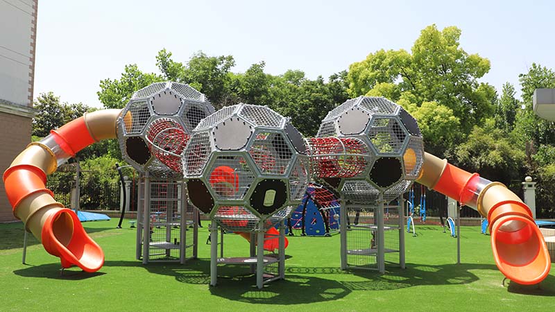 The preparation work before running a outdoor playground equipment ...